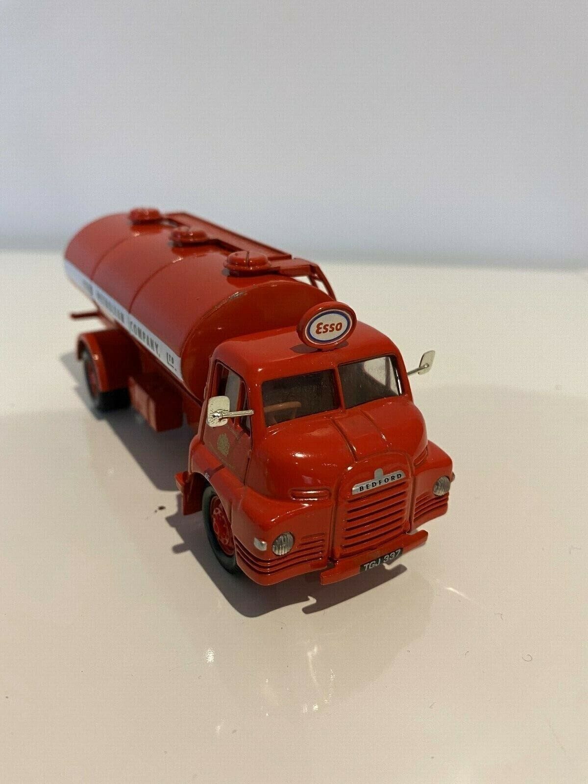 Corgi 20201 1/50 Bedford S Type Elliptical Tanker Esso – The Dartford ...