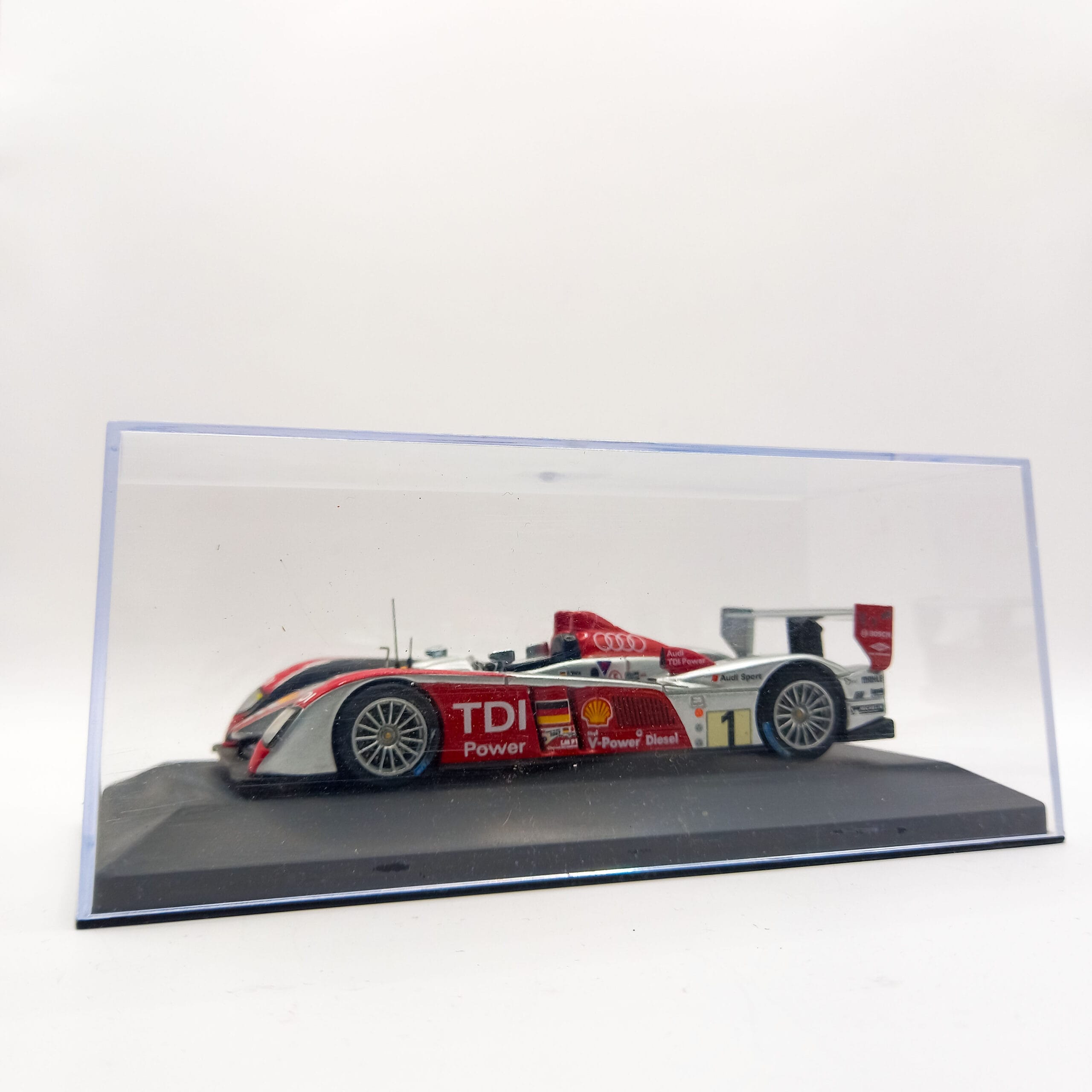 IXO 1/43 LMM114 LM2007 AUDI R10 – The Dartford Model Diecast Corner