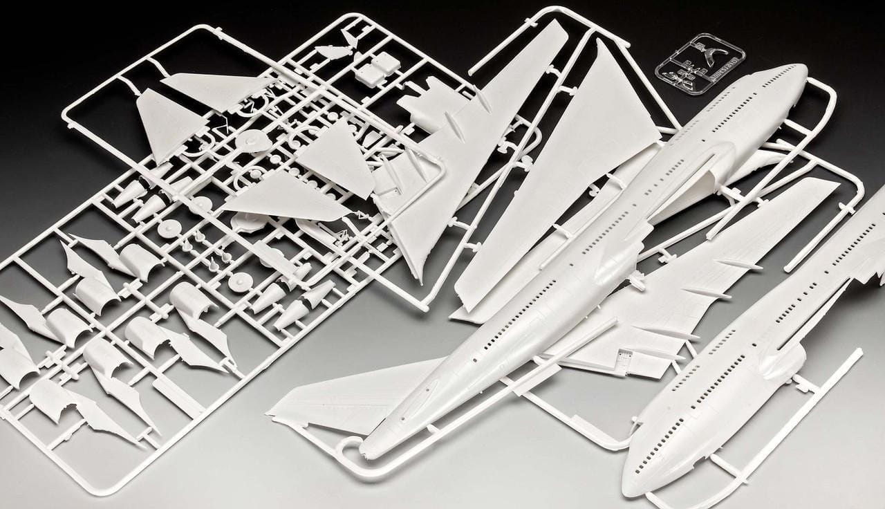 Revell 03780 1/144 Boeing 747-8 Iron Maiden Ed Force One – The Dartford ...
