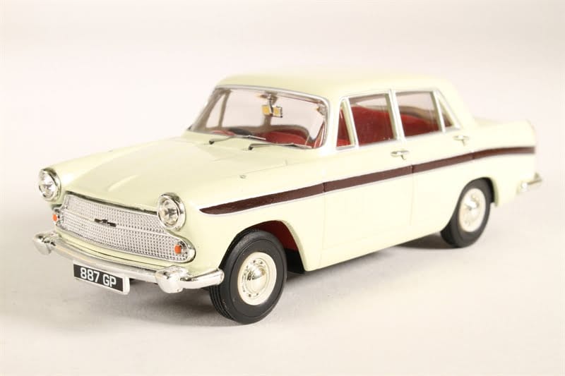 Corgi Vanguard VA04404 Snowberry White/Maroon Austin A60 Cambridge ...